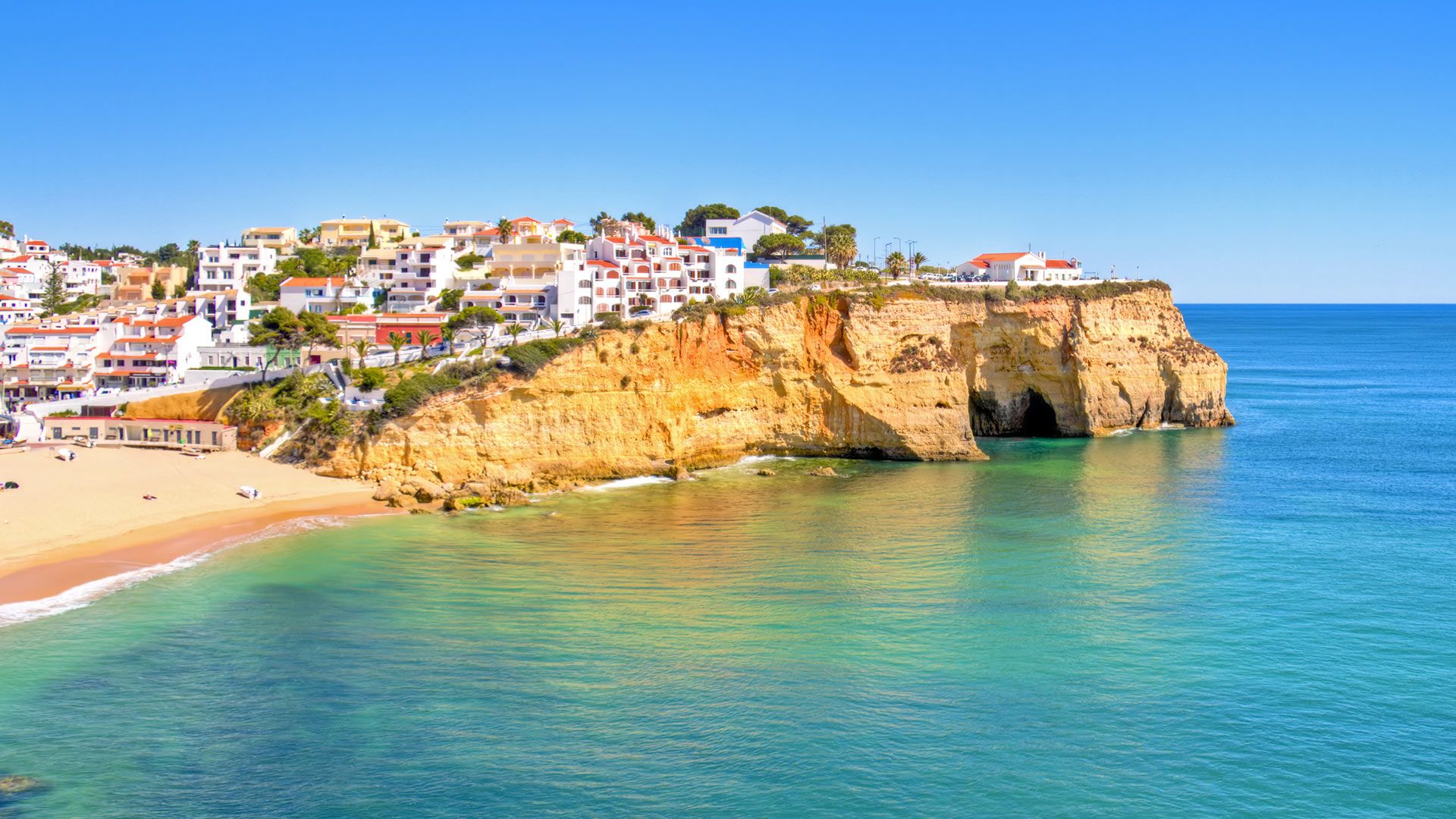 Reise til Carvoeiro - med deilige strender i Algarve
